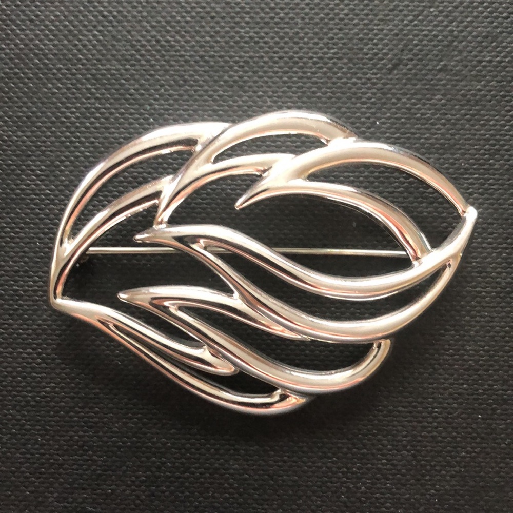 Vintage Monet Large Abstract Leaf Design Brooch Silve… - Gem